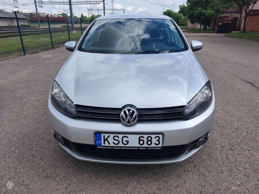 Pelēks Volkswagen Golf 2010 Šauļi, ar dzinēja tilpumu 1.20 L un nobraukumu 155 tūkst. km par 3000 €, foto 1 vietnē AUTOMOTO.COM.LV