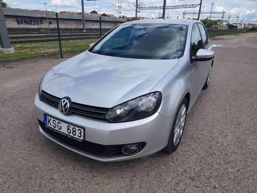 Pelēks Volkswagen Golf 2010 Šauļi, ar dzinēja tilpumu 1.20 L un nobraukumu 155 tūkst. km par 3000 €, foto 3 vietnē AUTOMOTO.COM.LV