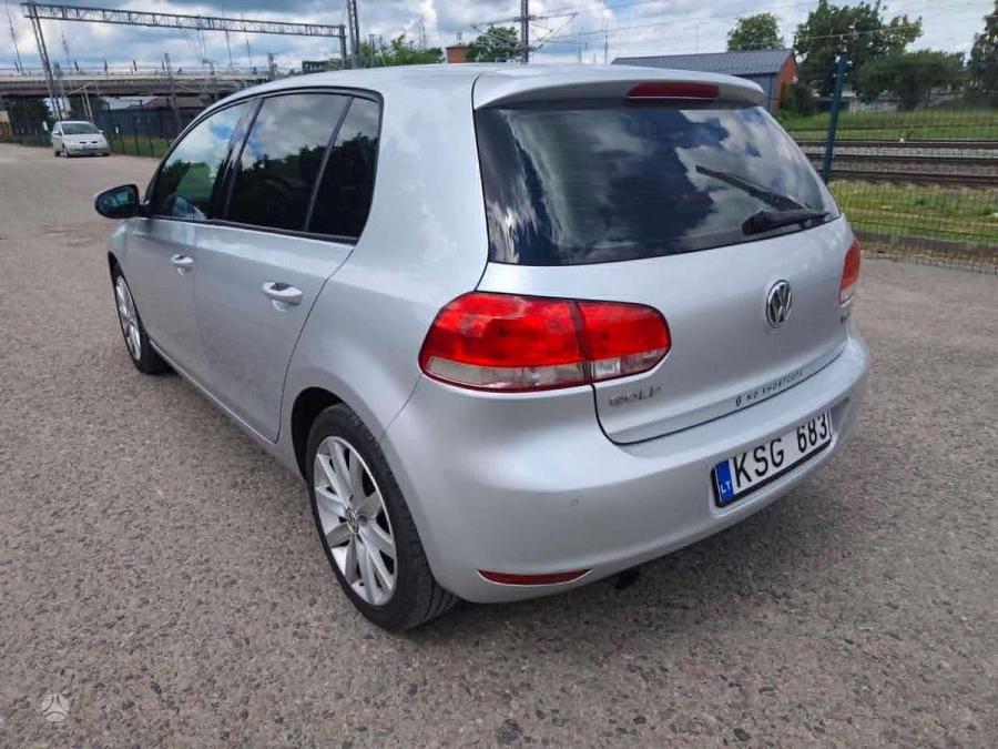 Pelēks Volkswagen Golf 2010 Šauļi, ar dzinēja tilpumu 1.20 L un nobraukumu 155 tūkst. km par 3000 €, foto 8 vietnē AUTOMOTO.COM.LV
