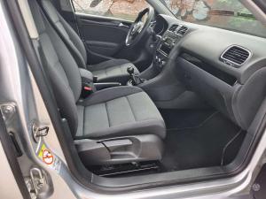 Pelēks Volkswagen Golf 2010 Šauļi, ar dzinēja tilpumu 1.20 L un nobraukumu 155 tūkst. km par 3000 €, foto 11 vietnē AUTOMOTO.COM.LV