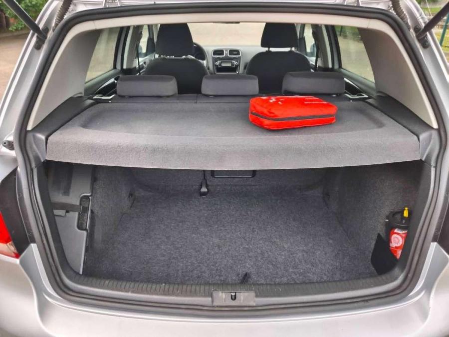 Pelēks Volkswagen Golf 2010 Šauļi, ar dzinēja tilpumu 1.20 L un nobraukumu 155 tūkst. km par 3000 €, foto 12 vietnē AUTOMOTO.COM.LV