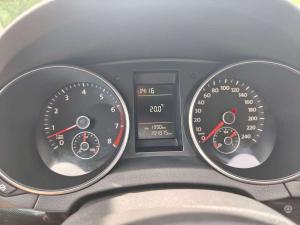 Pelēks Volkswagen Golf 2010 Šauļi, ar dzinēja tilpumu 1.20 L un nobraukumu 155 tūkst. km par 3000 €, foto 19 vietnē AUTOMOTO.COM.LV