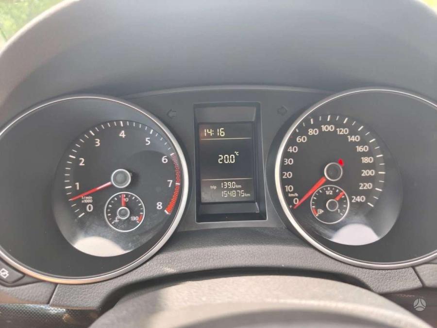 Pelēks Volkswagen Golf 2010 Šauļi, ar dzinēja tilpumu 1.20 L un nobraukumu 155 tūkst. km par 3000 €, foto 19 vietnē AUTOMOTO.COM.LV