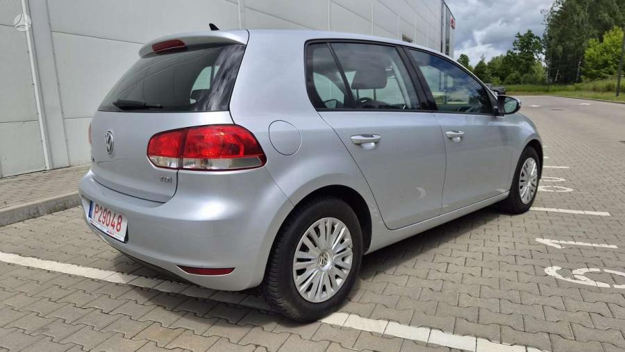 Pelēks Volkswagen Golf 2010 Kauņa, ar dzinēja tilpumu 1.60 L un nobraukumu 235 tūkst. km par 4250 €, foto 8 vietnē AUTOMOTO.COM.LV