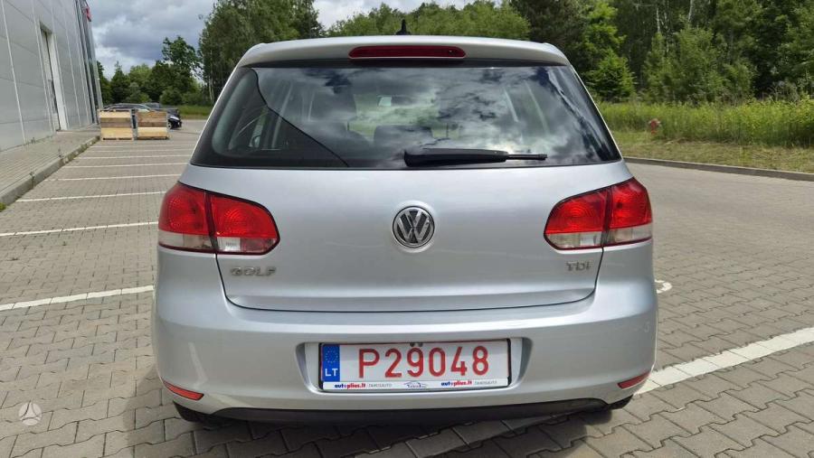 Pelēks Volkswagen Golf 2010 Kauņa, ar dzinēja tilpumu 1.60 L un nobraukumu 235 tūkst. km par 4250 €, foto 10 vietnē AUTOMOTO.COM.LV