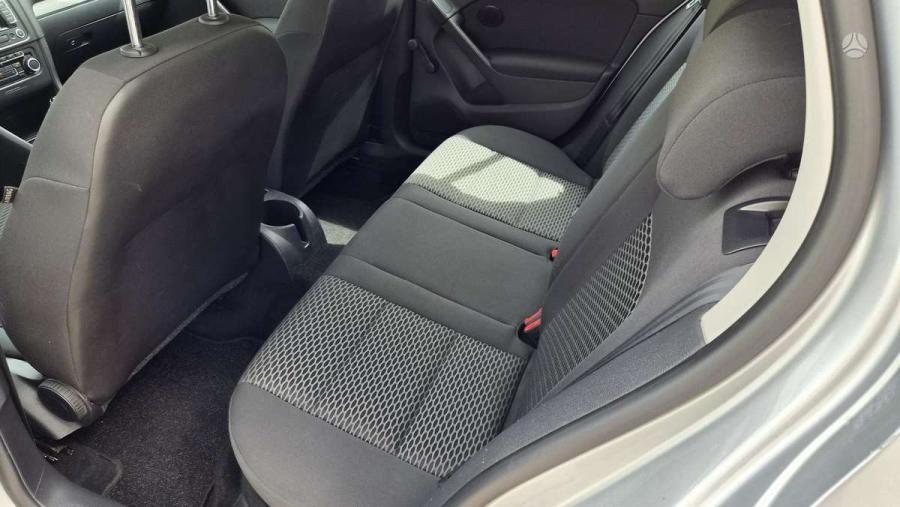 Pelēks Volkswagen Golf 2010 Kauņa, ar dzinēja tilpumu 1.60 L un nobraukumu 235 tūkst. km par 4250 €, foto 11 vietnē AUTOMOTO.COM.LV