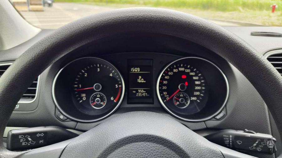Pelēks Volkswagen Golf 2010 Kauņa, ar dzinēja tilpumu 1.60 L un nobraukumu 235 tūkst. km par 4250 €, foto 16 vietnē AUTOMOTO.COM.LV