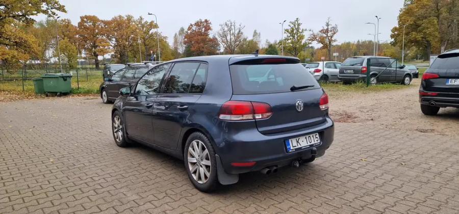Pelēks Volkswagen Golf 2010 Valmiera, ar dzinēja tilpumu 2.00 L un nobraukumu 283 tūkst. km par 2700 €, foto 5 vietnē AUTOMOTO.COM.LV