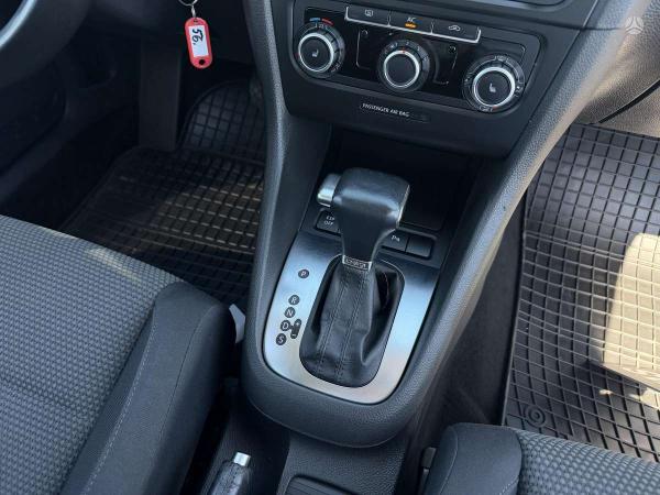 Grey Volkswagen Golf 2010 in Kretinga, with an engine capacity of 1.39 L and mileage of 191 thousand km for 5450 €, photo 10 on AUTOMOTO.COM.LV