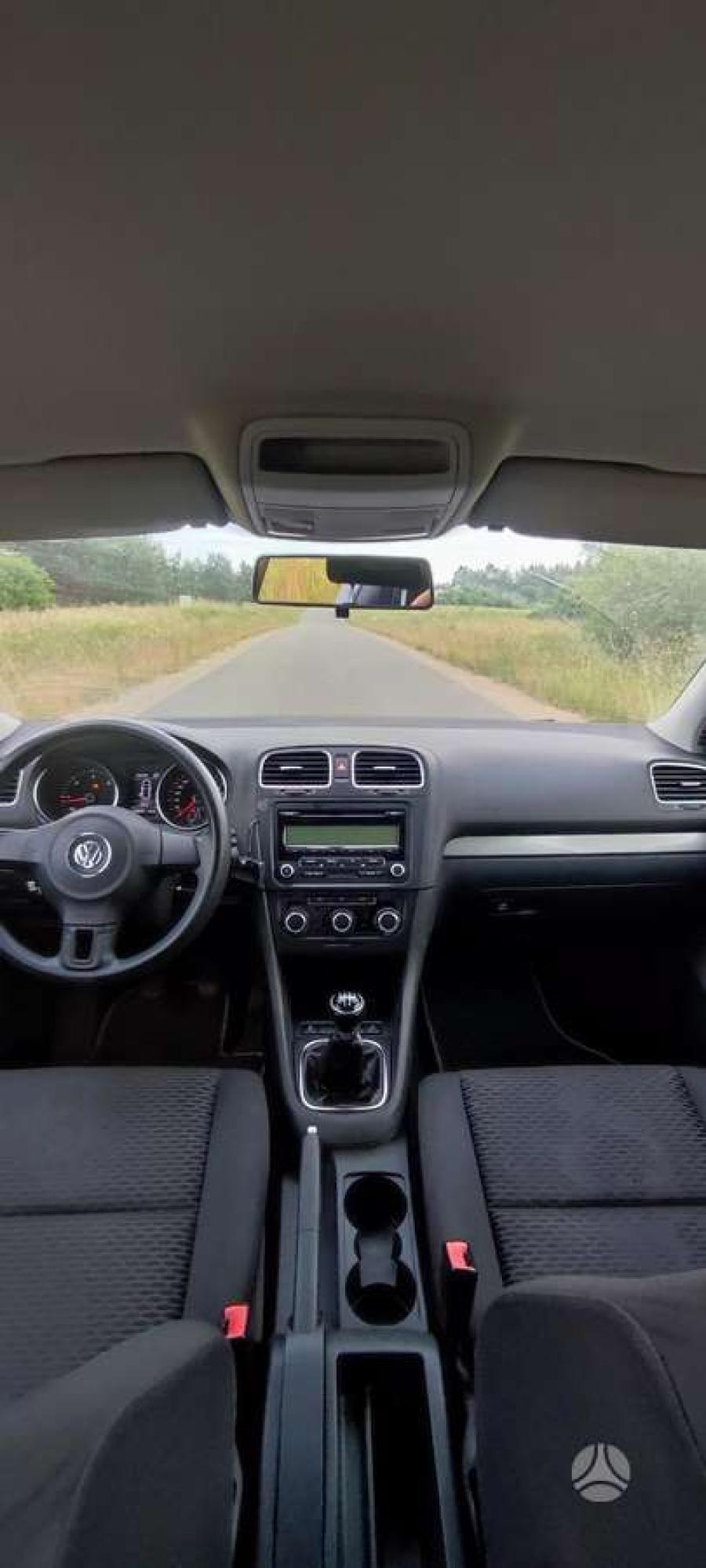 Grey Volkswagen Golf 2010 in Vilnius, with an engine capacity of 1.60 L and mileage of 298 thousand km for 2900 €, photo 7 on AUTOMOTO.COM.LV