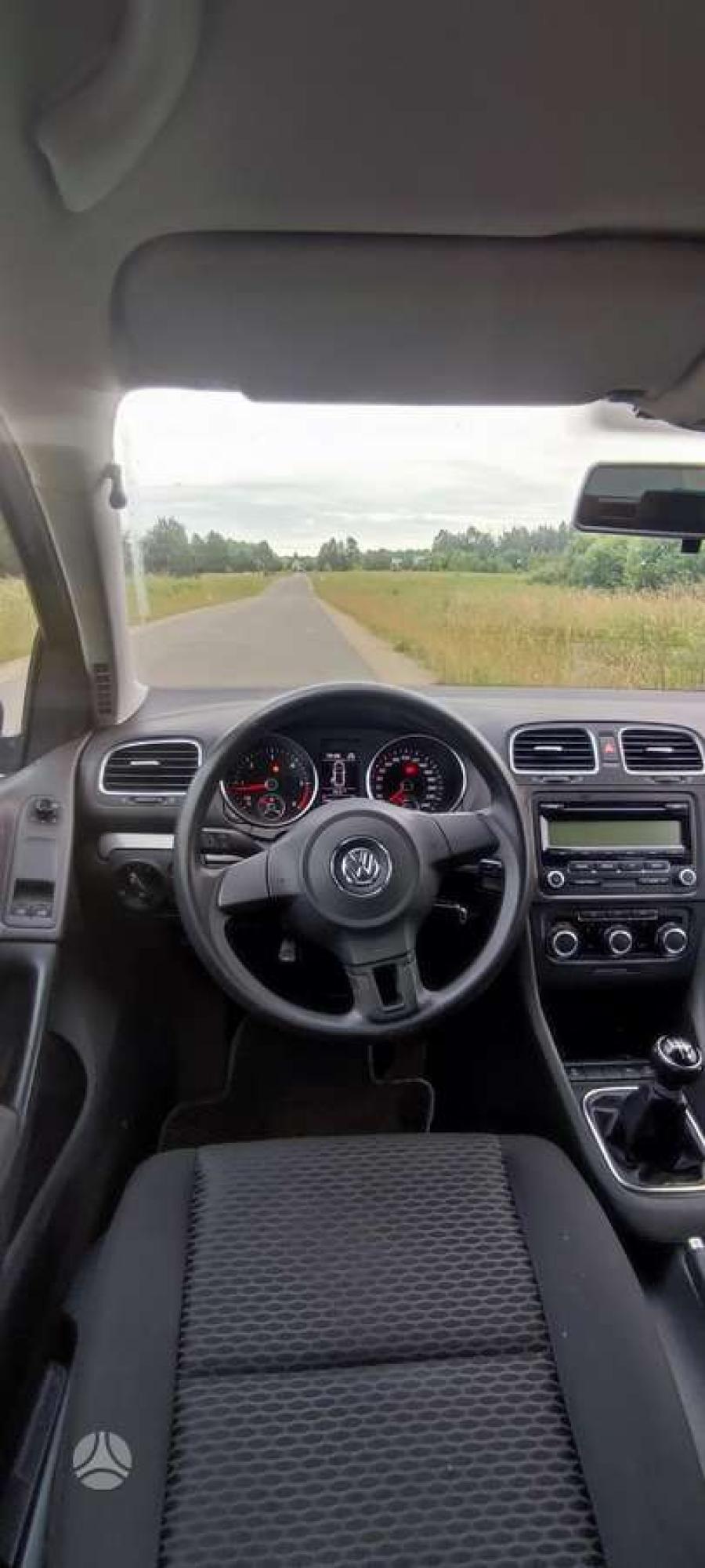 Grey Volkswagen Golf 2010 in Vilnius, with an engine capacity of 1.60 L and mileage of 298 thousand km for 2900 €, photo 8 on AUTOMOTO.COM.LV