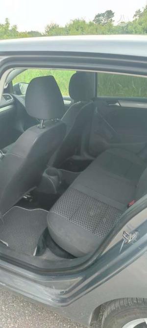 Grey Volkswagen Golf 2010 in Vilnius, with an engine capacity of 1.60 L and mileage of 298 thousand km for 2900 €, photo 9 on AUTOMOTO.COM.LV