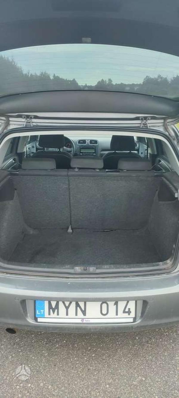 Pelēks Volkswagen Golf 2010 Viļņa, ar dzinēja tilpumu 1.60 L un nobraukumu 298 tūkst. km par 2900 €, foto 10 vietnē AUTOMOTO.COM.LV