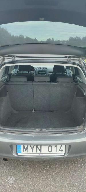 Grey Volkswagen Golf 2010 in Vilnius, with an engine capacity of 1.60 L and mileage of 298 thousand km for 2900 €, photo 11 on AUTOMOTO.COM.LV
