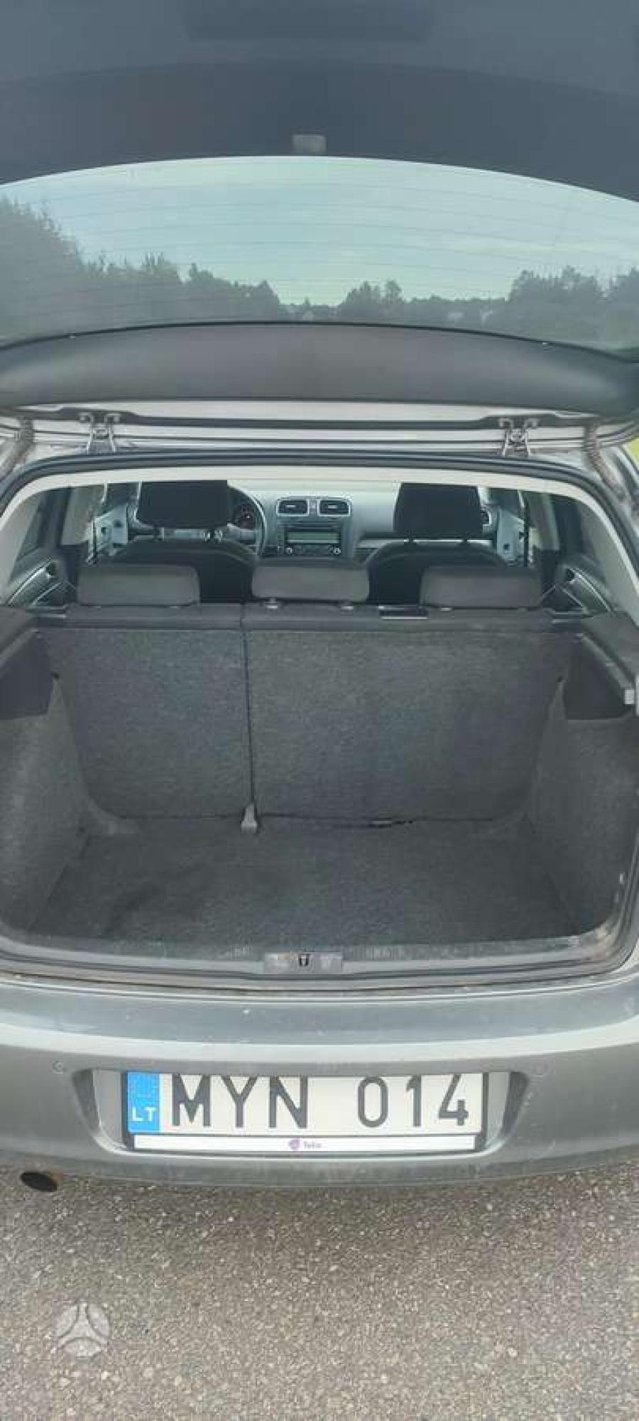 Grey Volkswagen Golf 2010 in Vilnius, with an engine capacity of 1.60 L and mileage of 298 thousand km for 2900 €, photo 11 on AUTOMOTO.COM.LV