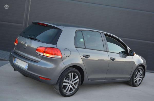 Grey Volkswagen Golf 2010 in Klaipeda, with an engine capacity of 1.60 L and mileage of 245 thousand km for 4550 €, photo 4 on AUTOMOTO.COM.LV