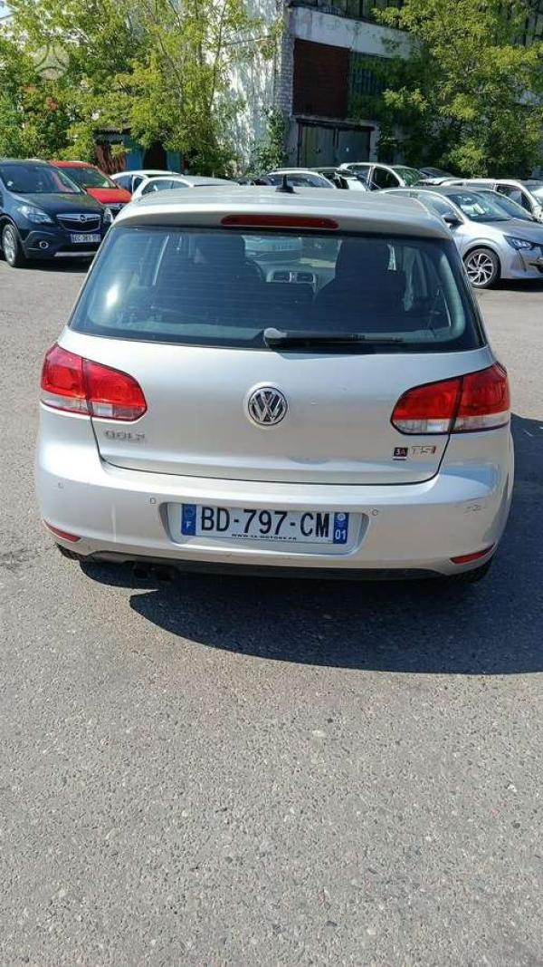 Grey Volkswagen Golf 2010 in Panevezys, with an engine capacity of 1.39 L and mileage of 105 thousand km for 3000 €, photo 3 on AUTOMOTO.COM.LV