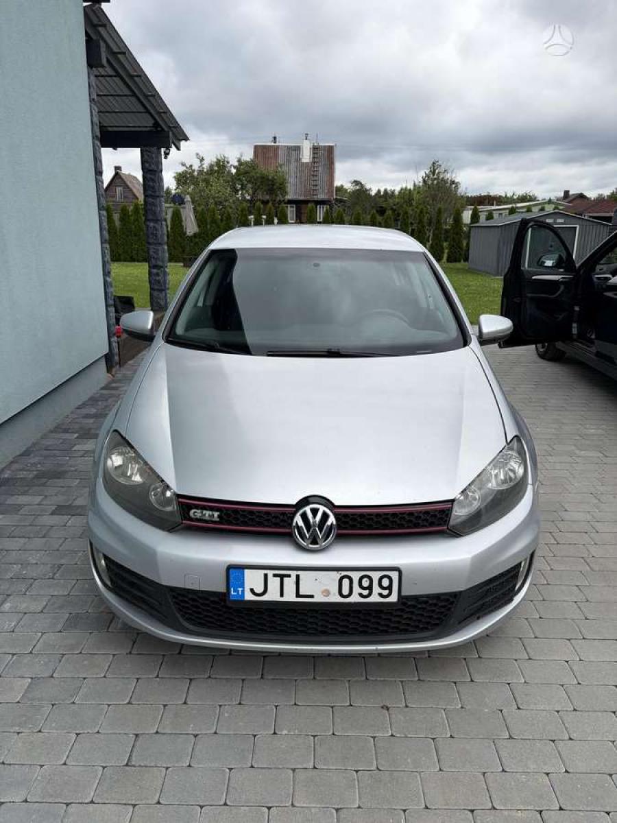 Pelēks Volkswagen Golf 2010 Viļņa, ar dzinēja tilpumu 1.60 L un nobraukumu 310 tūkst. km par 3700 €, foto 1 vietnē AUTOMOTO.COM.LV