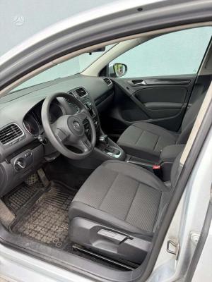 Pelēks Volkswagen Golf 2010 Viļņa, ar dzinēja tilpumu 1.60 L un nobraukumu 310 tūkst. km par 3700 €, foto 12 vietnē AUTOMOTO.COM.LV
