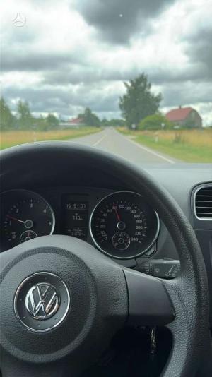 Pelēks Volkswagen Golf 2010 Viļņa, ar dzinēja tilpumu 1.60 L un nobraukumu 310 tūkst. km par 3700 €, foto 14 vietnē AUTOMOTO.COM.LV