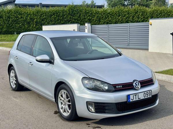 Grey Volkswagen Golf 2010 in Vilnius, with an engine capacity of 1.60 L and mileage of 310 thousand km for 4200 €, photo 1 on AUTOMOTO.COM.LV