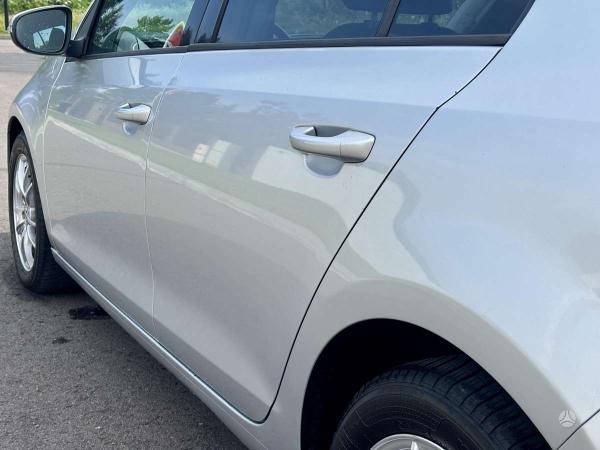 Grey Volkswagen Golf 2010 in Vilnius, with an engine capacity of 1.60 L and mileage of 310 thousand km for 4200 €, photo 8 on AUTOMOTO.COM.LV