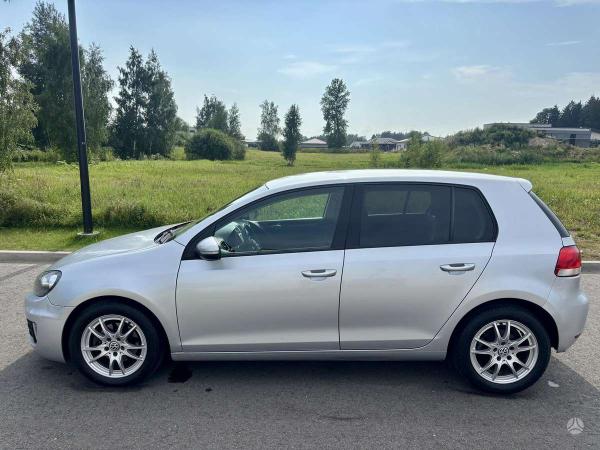 Grey Volkswagen Golf 2010 in Vilnius, with an engine capacity of 1.60 L and mileage of 310 thousand km for 4200 €, photo 9 on AUTOMOTO.COM.LV