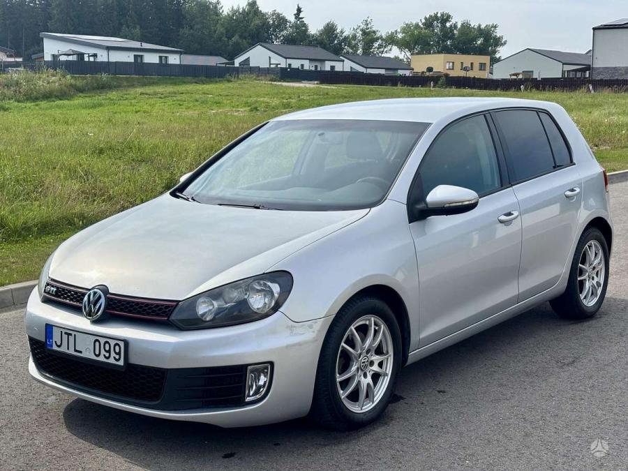 Pelēks Volkswagen Golf 2010 Viļņa, ar dzinēja tilpumu 1.60 L un nobraukumu 310 tūkst. km par 4200 €, foto 11 vietnē AUTOMOTO.COM.LV