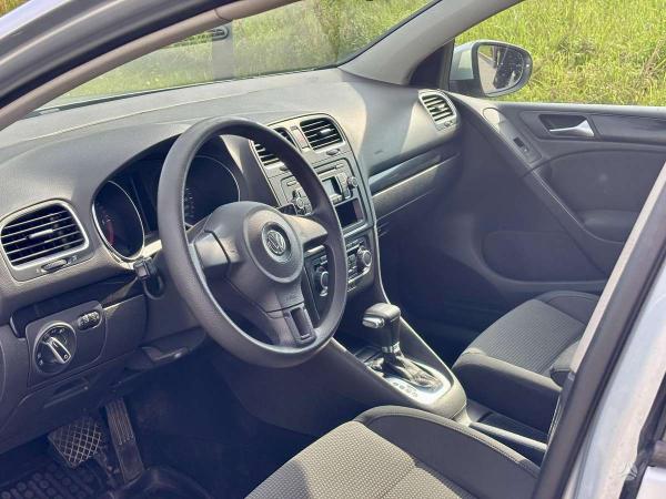 Grey Volkswagen Golf 2010 in Vilnius, with an engine capacity of 1.60 L and mileage of 310 thousand km for 4200 €, photo 11 on AUTOMOTO.COM.LV