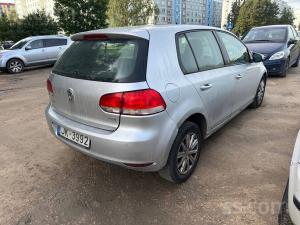 Grey Volkswagen Golf 2010 in Riga, with an engine capacity of 1.60 L and mileage of 383 thousand km for 1350 €, photo 4 on AUTOMOTO.COM.LV