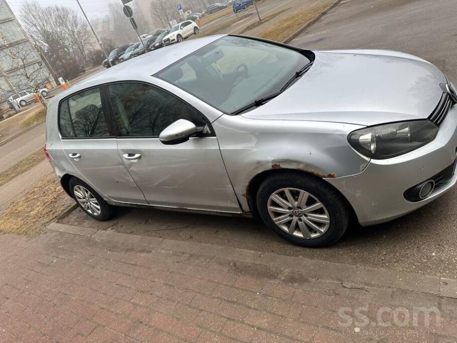 Grey Volkswagen Golf 2010 in Riga, with an engine capacity of 1.60 L and mileage of 383 thousand km for 1350 €, photo 5 on AUTOMOTO.COM.LV