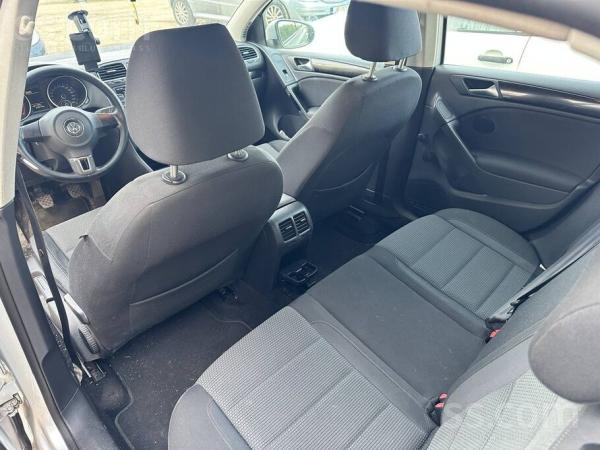 Pelēks Volkswagen Golf 2010 Rīga, ar dzinēja tilpumu 1.60 L un nobraukumu 383 tūkst. km par 1350 €, foto 6 vietnē AUTOMOTO.COM.LV