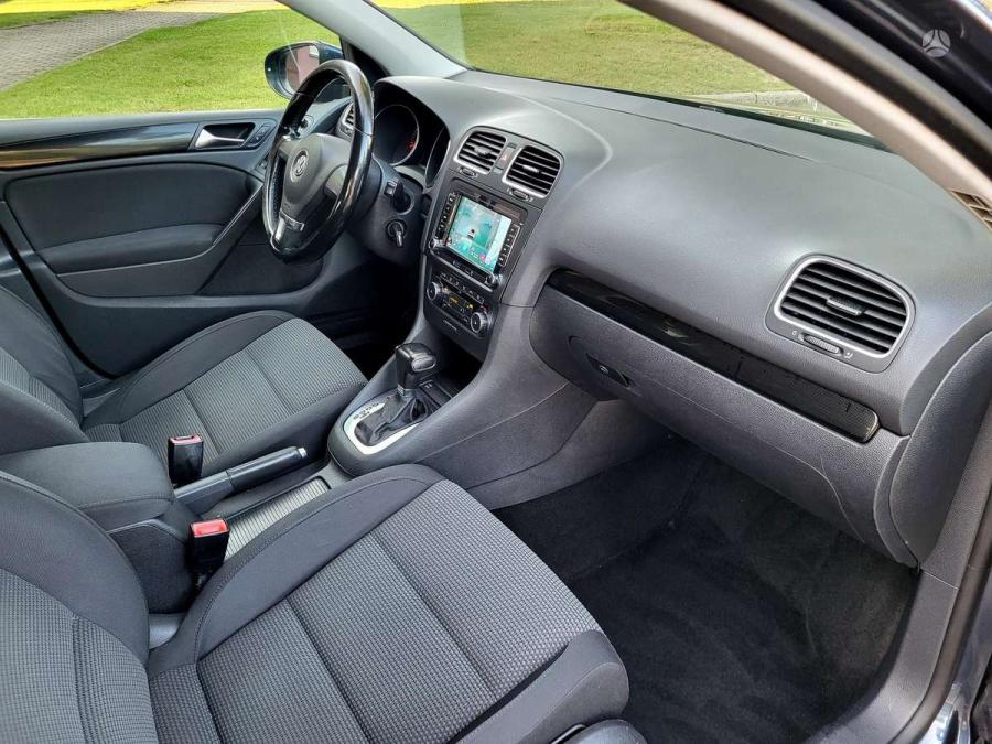 Pelēks Volkswagen Golf 2010 Šauļi, ar dzinēja tilpumu 1.40 L un nobraukumu 270 tūkst. km par 4550 €, foto 8 vietnē AUTOMOTO.COM.LV