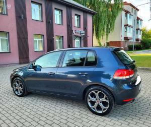 Pelēks Volkswagen Golf 2010 Šauļi, ar dzinēja tilpumu 1.40 L un nobraukumu 270 tūkst. km par 4550 €, foto 15 vietnē AUTOMOTO.COM.LV