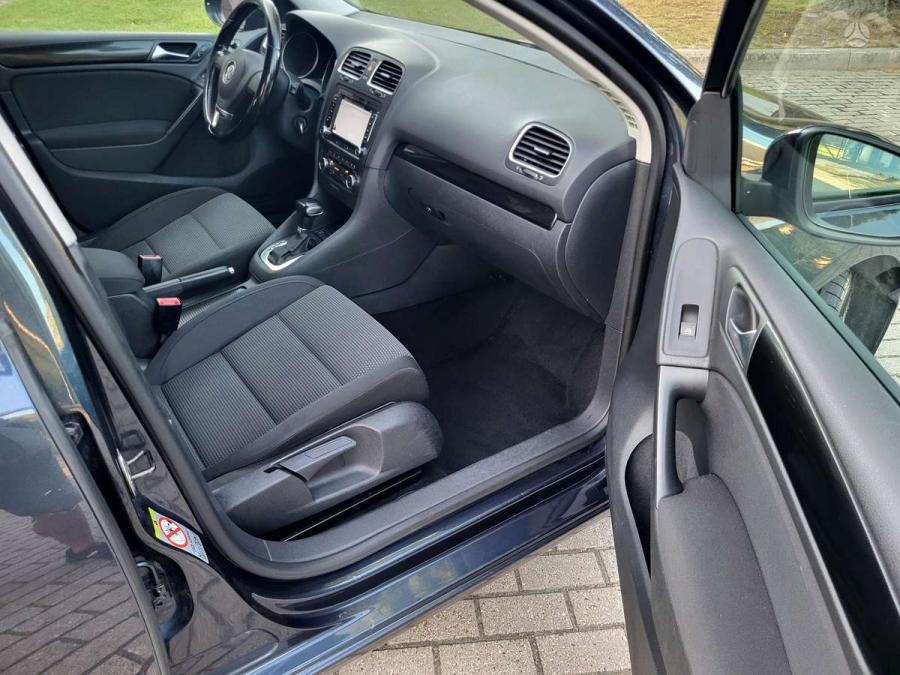 Pelēks Volkswagen Golf 2010 Šauļi, ar dzinēja tilpumu 1.40 L un nobraukumu 270 tūkst. km par 4550 €, foto 18 vietnē AUTOMOTO.COM.LV