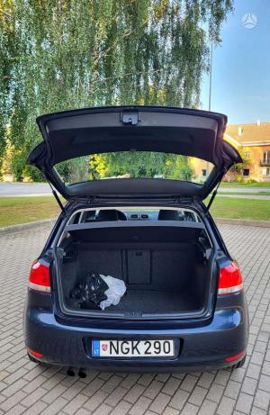 Pelēks Volkswagen Golf 2010 Šauļi, ar dzinēja tilpumu 1.40 L un nobraukumu 270 tūkst. km par 4550 €, foto 24 vietnē AUTOMOTO.COM.LV