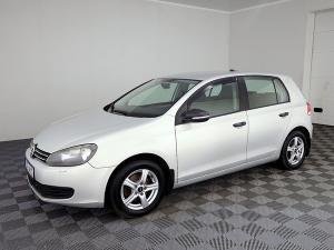 Pelēks Volkswagen Golf 2010 Tallina, ar dzinēja tilpumu 1.60 L un nobraukumu 214 tūkst. km par 2099 €, foto 3 vietnē AUTOMOTO.COM.LV
