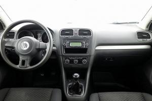 Pelēks Volkswagen Golf 2010 Tallina, ar dzinēja tilpumu 1.60 L un nobraukumu 214 tūkst. km par 2099 €, foto 13 vietnē AUTOMOTO.COM.LV