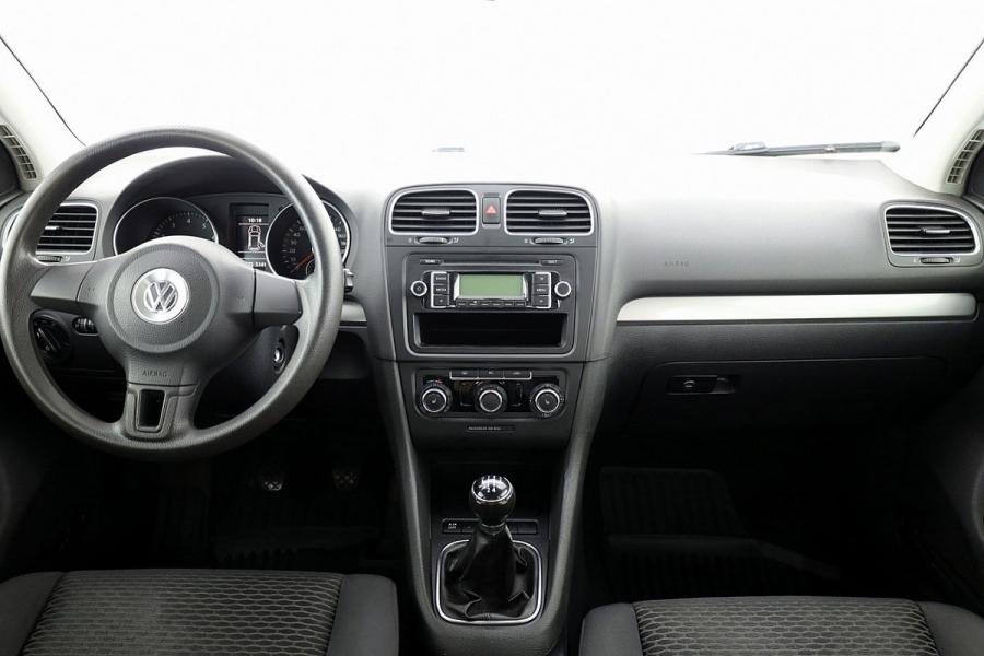 Pelēks Volkswagen Golf 2010 Tallina, ar dzinēja tilpumu 1.60 L un nobraukumu 214 tūkst. km par 2099 €, foto 13 vietnē AUTOMOTO.COM.LV