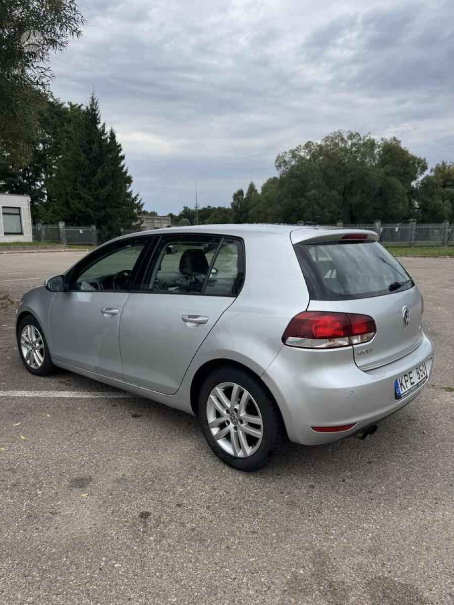Grey Volkswagen Golf 2010 in Kaunas, with an engine capacity of 1.97 L and mileage of 299 thousand km for 4400 €, photo 6 on AUTOMOTO.COM.LV
