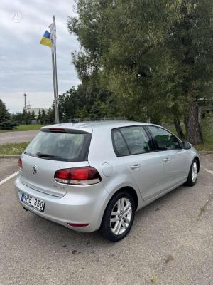 Grey Volkswagen Golf 2010 in Kaunas, with an engine capacity of 1.97 L and mileage of 299 thousand km for 4400 €, photo 8 on AUTOMOTO.COM.LV
