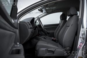 Pelēks Volkswagen Golf 2010 Rīga, ar dzinēja tilpumu 2.00 L un nobraukumu 299 tūkst. km par 3490 €, foto 10 vietnē AUTOMOTO.COM.LV