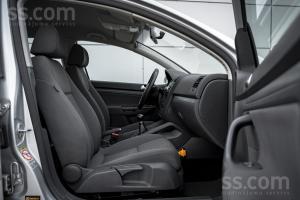 Pelēks Volkswagen Golf 2010 Rīga, ar dzinēja tilpumu 2.00 L un nobraukumu 299 tūkst. km par 3490 €, foto 11 vietnē AUTOMOTO.COM.LV