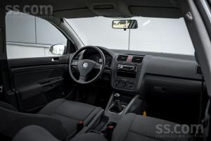 Pelēks Volkswagen Golf 2010 Rīga, ar dzinēja tilpumu 2.00 L un nobraukumu 299 tūkst. km par 3490 €, foto 15 vietnē AUTOMOTO.COM.LV