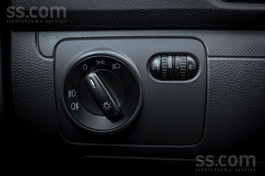 Pelēks Volkswagen Golf 2010 Rīga, ar dzinēja tilpumu 2.00 L un nobraukumu 299 tūkst. km par 3490 €, foto 24 vietnē AUTOMOTO.COM.LV