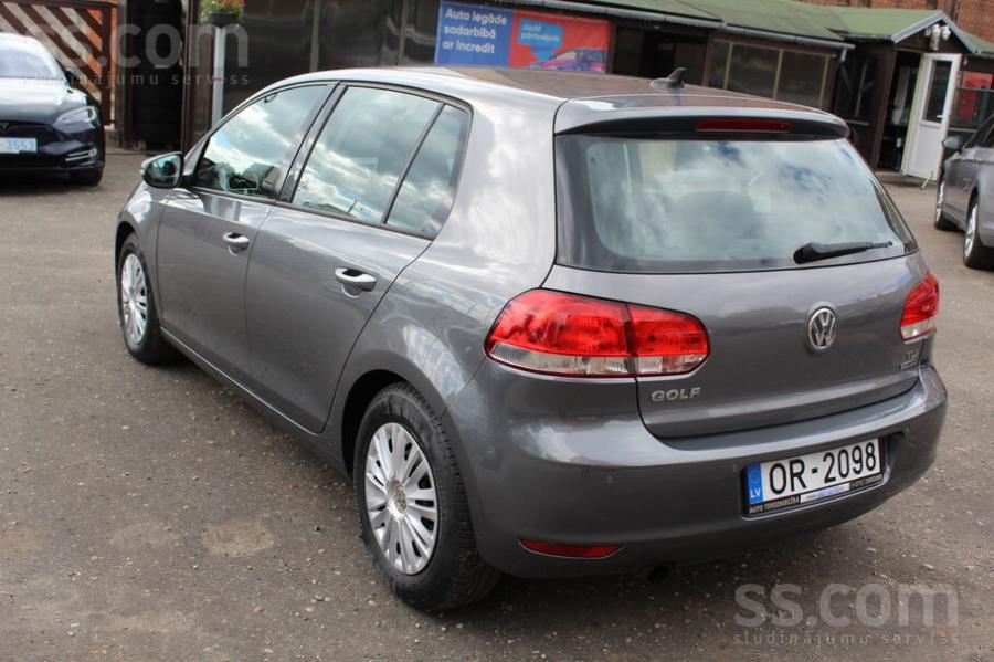 Pelēks Volkswagen Golf 2010 Liepāja, ar dzinēja tilpumu 1.60 L un nobraukumu 288 tūkst. km par 4999 €, foto 4 vietnē AUTOMOTO.COM.LV