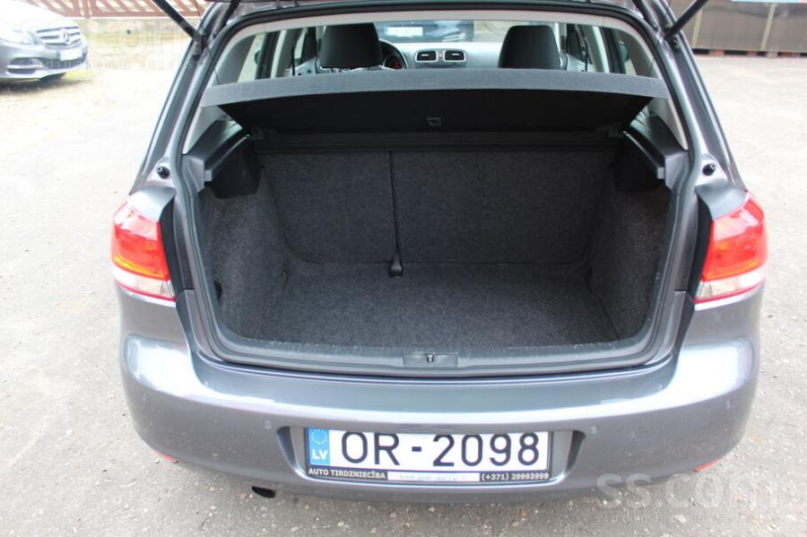 Pelēks Volkswagen Golf 2010 Liepāja, ar dzinēja tilpumu 1.60 L un nobraukumu 288 tūkst. km par 4999 €, foto 6 vietnē AUTOMOTO.COM.LV