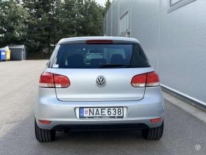 Grey Volkswagen Golf 2010 in Utena, with an engine capacity of 1.60 L and mileage of 193 thousand km for 4250 €, photo 13 on AUTOMOTO.COM.LV