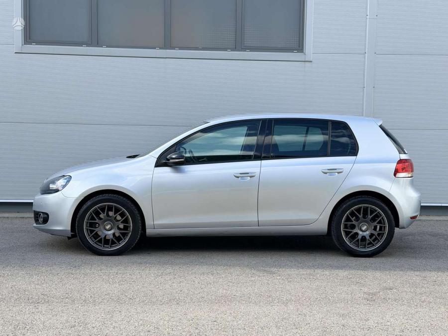 Grey Volkswagen Golf 2010 in Utena, with an engine capacity of 1.60 L and mileage of 193 thousand km for 4250 €, photo 15 on AUTOMOTO.COM.LV