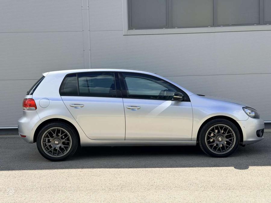 Grey Volkswagen Golf 2010 in Utena, with an engine capacity of 1.60 L and mileage of 193 thousand km for 4250 €, photo 16 on AUTOMOTO.COM.LV